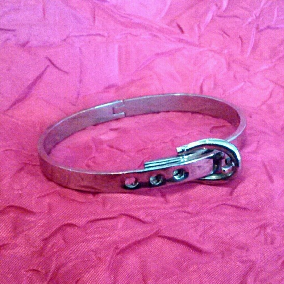 Vintage | Jewelry | Vintage Hinged Silver Tone Belt Style Bangle | Poshmark